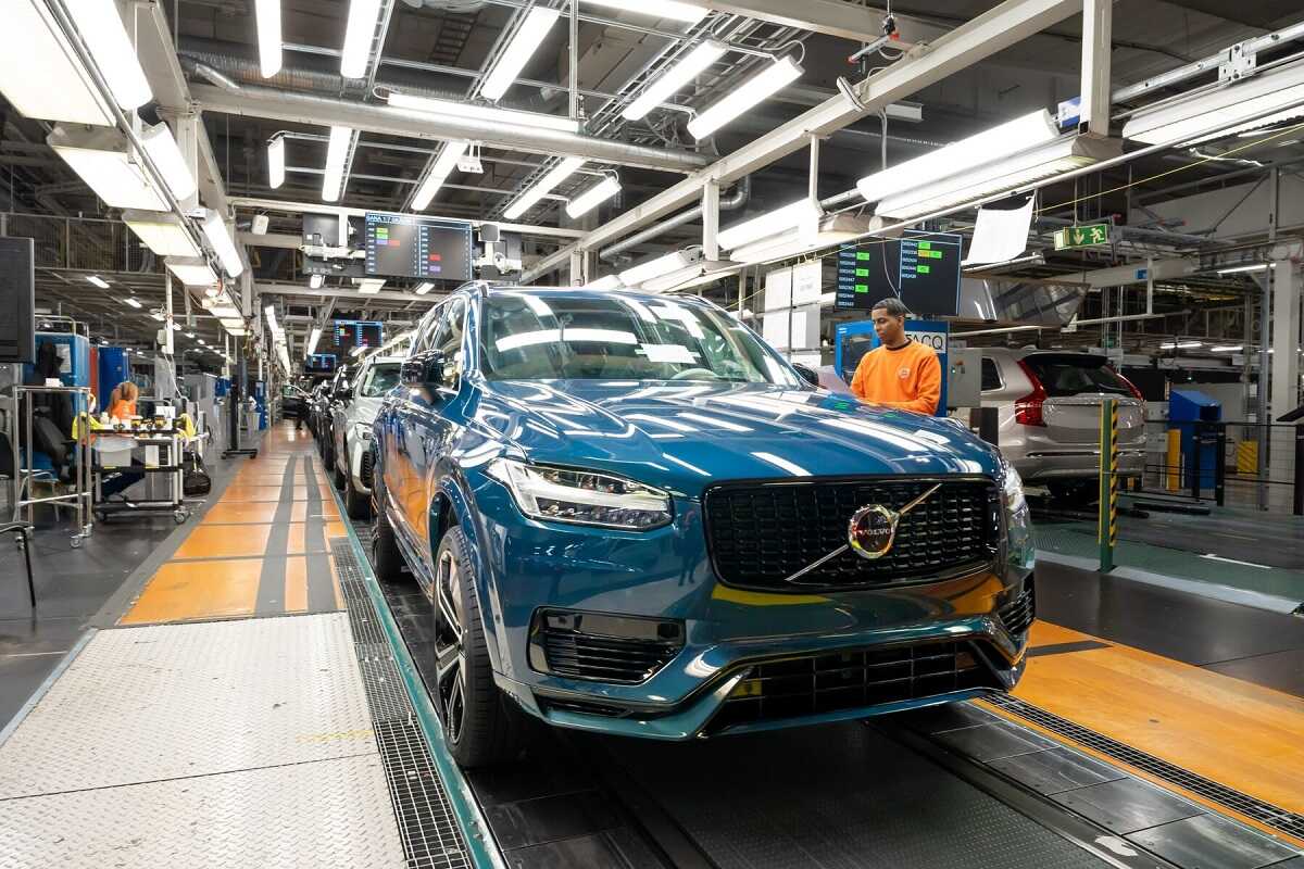 The end of an era: The last diesel-powered Volvo rolls off the assembly ...